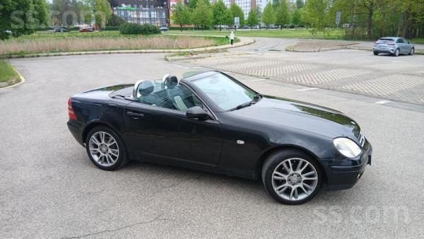 Melns Mercedes-Benz SLK 200 1999 Rīga, ar dzinēja tilpumu 2.00 L un nobraukumu 246 tūkst. km par 3900 €, foto 10 vietnē AUTOMOTO.COM.LV