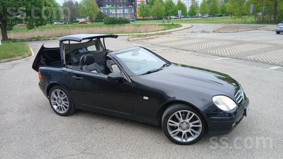 Melns Mercedes-Benz SLK 200 1999 Rīga, ar dzinēja tilpumu 2.00 L un nobraukumu 246 tūkst. km par 3900 €, foto 12 vietnē AUTOMOTO.COM.LV