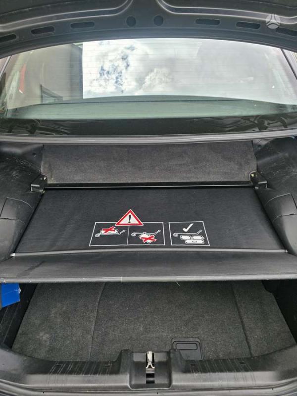 Black Mercedes-Benz SLK 200 1999 in Marijampole, with an engine capacity of 2.00 L and mileage of 220 thousand km for 3950 €, photo 6 on AUTOMOTO.COM.LV
