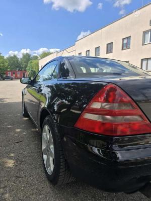 Black Mercedes-Benz SLK 200 1999 in Marijampole, with an engine capacity of 2.00 L and mileage of 220 thousand km for 3950 €, photo 11 on AUTOMOTO.COM.LV