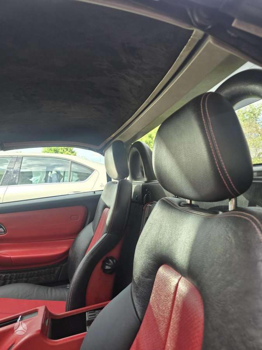 Black Mercedes-Benz SLK 200 1999 in Marijampole, with an engine capacity of 2.00 L and mileage of 220 thousand km for 3950 €, photo 22 on AUTOMOTO.COM.LV