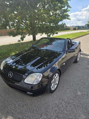 Black Mercedes-Benz SLK 200 1999 in Marijampole, with an engine capacity of 2.00 L and mileage of 220 thousand km for 3950 €, photo 32 on AUTOMOTO.COM.LV