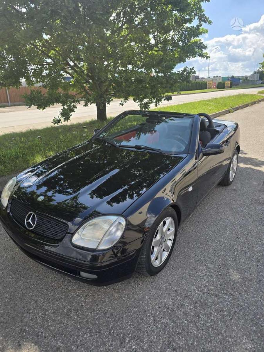 Black Mercedes-Benz SLK 200 1999 in Marijampole, with an engine capacity of 2.00 L and mileage of 220 thousand km for 3950 €, photo 32 on AUTOMOTO.COM.LV