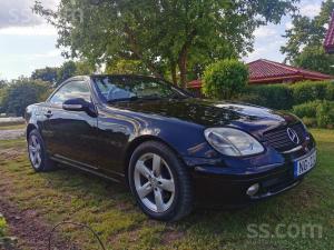 Black Mercedes-Benz SLK 200 2000 in Bauska, with an engine capacity of 2.00 L and mileage of 225 thousand km for 3150 €, photo  on AUTOMOTO.COM.LV