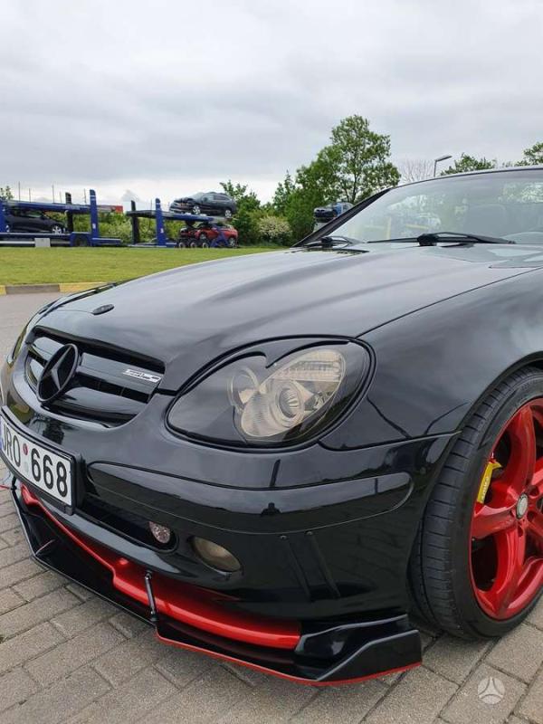 Melns Mercedes-Benz SLK 200 2001 Klaipėda, ar dzinēja tilpumu 2.00 L un nobraukumu 218 tūkst. km par 5900 €, foto 3 vietnē AUTOMOTO.COM.LV