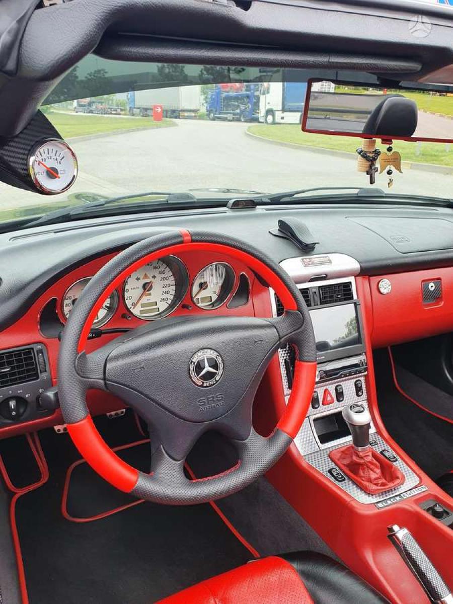 Melns Mercedes-Benz SLK 200 2001 Klaipėda, ar dzinēja tilpumu 2.00 L un nobraukumu 218 tūkst. km par 5900 €, foto 8 vietnē AUTOMOTO.COM.LV