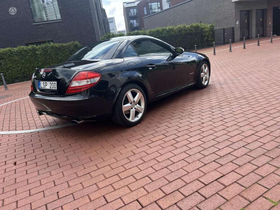 Melns Mercedes-Benz SLK 200 2004 Viļņa, ar dzinēja tilpumu 1.80 L un nobraukumu 240 tūkst. km par 4700 €, foto 3 vietnē AUTOMOTO.COM.LV
