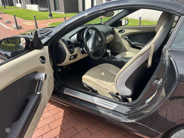 Black Mercedes-Benz SLK 200 2004 in Vilnius, with an engine capacity of 1.80 L and mileage of 240 thousand km for 4700 €, photo 5 on AUTOMOTO.COM.LV