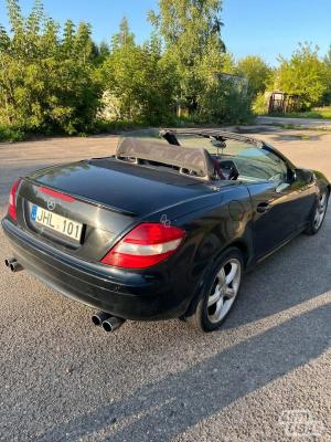 Melns Mercedes-Benz SLK 200 2004 Kauņa, ar dzinēja tilpumu 1.80 L un nobraukumu 270 tūkst. km par 2700 €, foto 4 vietnē AUTOMOTO.COM.LV