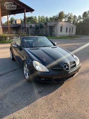 Melns Mercedes-Benz SLK 200 2004 Kauņa, ar dzinēja tilpumu 1.80 L un nobraukumu 270 tūkst. km par 2700 €, foto 5 vietnē AUTOMOTO.COM.LV