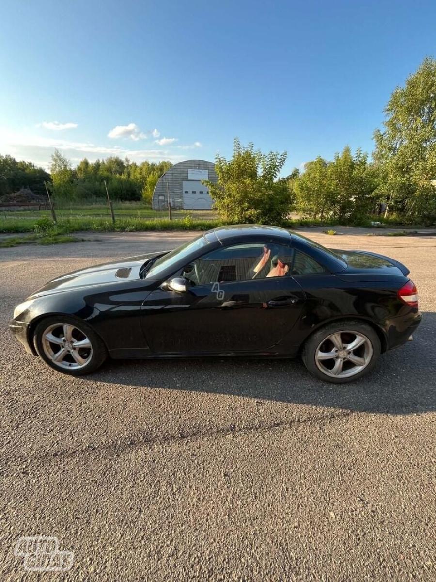 Melns Mercedes-Benz SLK 200 2004 Kauņa, ar dzinēja tilpumu 1.80 L un nobraukumu 270 tūkst. km par 2700 €, foto 14 vietnē AUTOMOTO.COM.LV