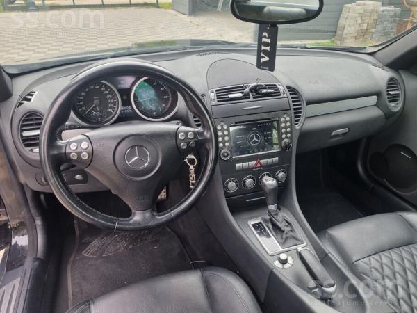 Mercedes-Benz SLK 200 2005 Jelgava vietnÄ Melns Mercedes-Benz SLK 200 2005 Jelgava, ar dzinÄja tilpumu 1.80 L un nobraukumu 226 tÅ«kst. km par 5500 ā¬, foto 7 vietnÄ AUTOMOTO.COM.LV