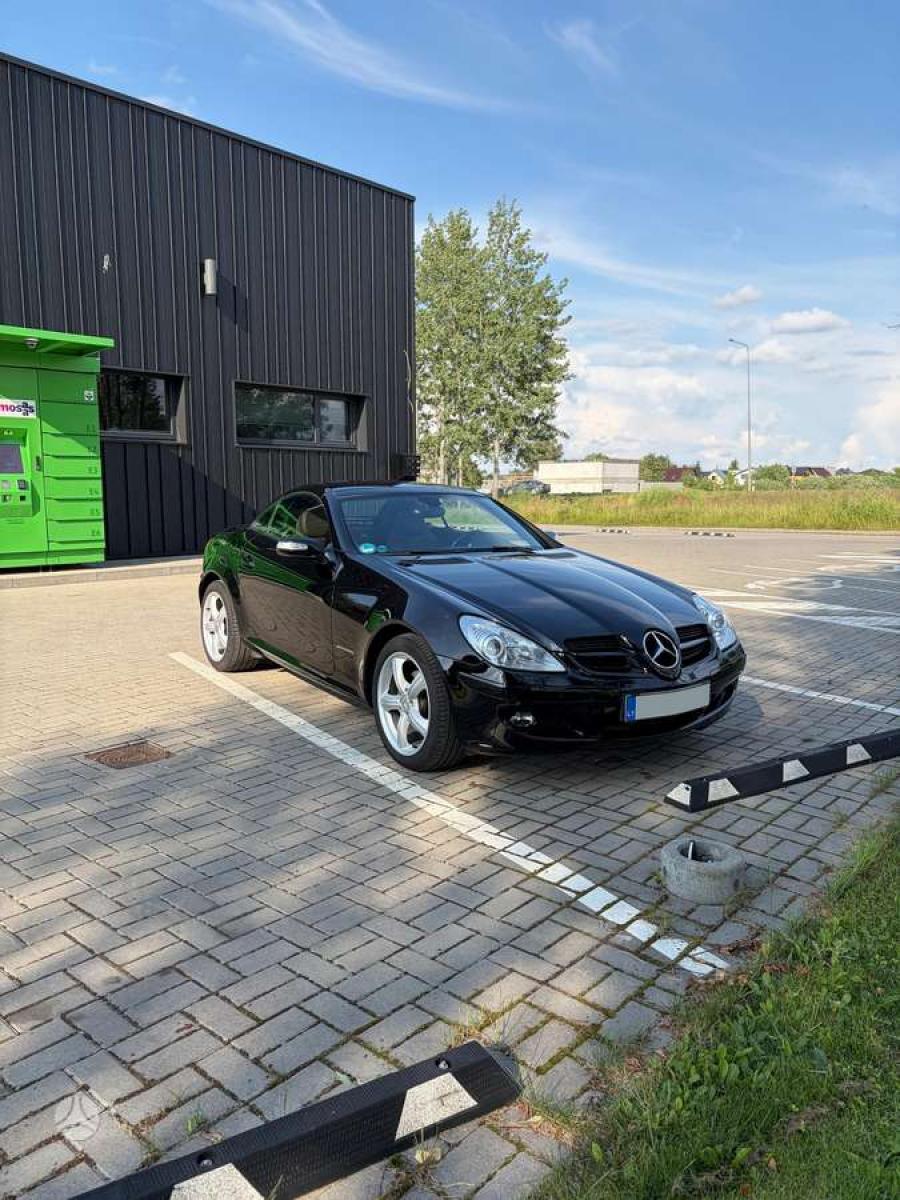 Melns Mercedes-Benz SLK 200 2006 Kauņa, ar dzinēja tilpumu 1.80 L un nobraukumu 128 tūkst. km par 12500 €, foto 6 vietnē AUTOMOTO.COM.LV