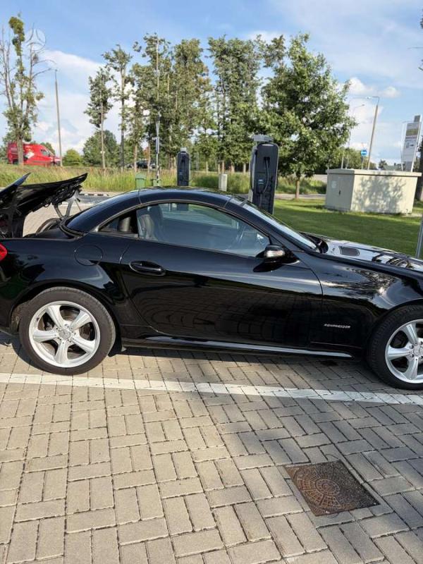 Melns Mercedes-Benz SLK 200 2006 Kauņa, ar dzinēja tilpumu 1.80 L un nobraukumu 128 tūkst. km par 12500 €, foto 7 vietnē AUTOMOTO.COM.LV