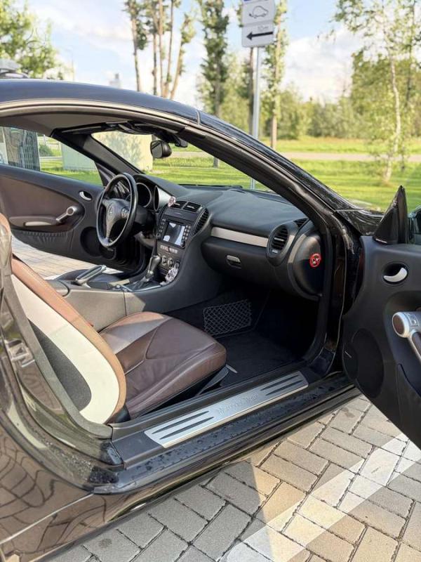 Melns Mercedes-Benz SLK 200 2006 Kauņa, ar dzinēja tilpumu 1.80 L un nobraukumu 128 tūkst. km par 12500 €, foto 9 vietnē AUTOMOTO.COM.LV