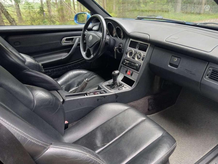 Zils Mercedes-Benz SLK 200 2000 Rokiškis, ar dzinēja tilpumu 2.00 L un nobraukumu 255 tūkst. km par 1900 €, foto 9 vietnē AUTOMOTO.COM.LV