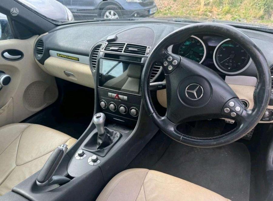 Blue Mercedes-Benz SLK 200 2004 in Kaunas, with an engine capacity of 1.80 L and mileage of 75 thousand km for 3150 €, photo 4 on AUTOMOTO.COM.LV