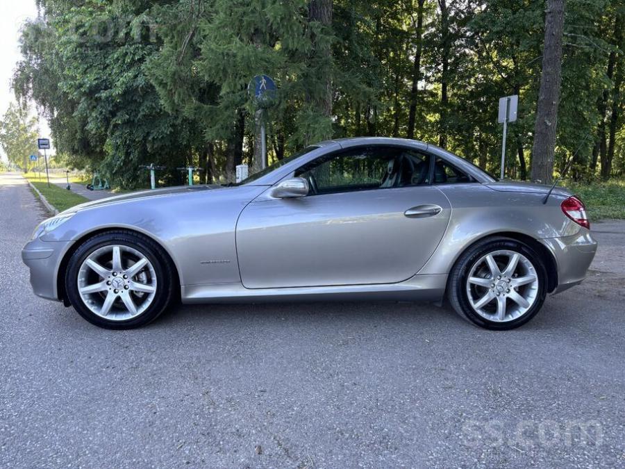 Brown Mercedes-Benz SLK 200 2005 in Cesis, with an engine capacity of 1.80 L and mileage of 281 thousand km for 7350 €, photo 3 on AUTOMOTO.COM.LV