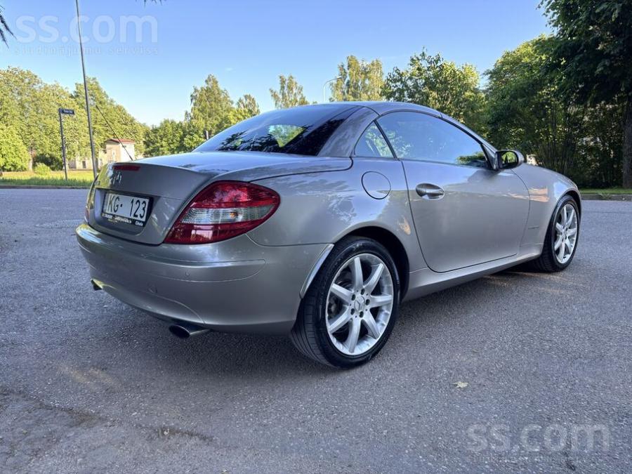 Brown Mercedes-Benz SLK 200 2005 in Cesis, with an engine capacity of 1.80 L and mileage of 281 thousand km for 7350 €, photo 5 on AUTOMOTO.COM.LV