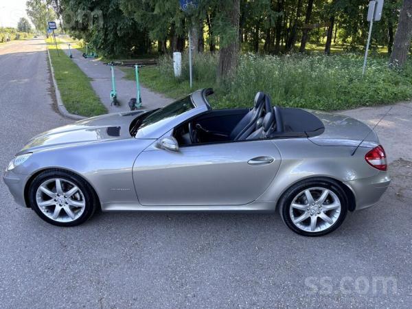 Mercedes-Benz SLK 200 2005 in Cesis on AUTOMOTO.COM.LV Brown Mercedes-Benz SLK 200 2005 in Cesis, with an engine capacity of 1.80 L and mileage of 281 thousand km for 7350 ā¬, photo 11 on AUTOMOTO.COM.LV