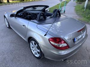 Brown Mercedes-Benz SLK 200 2005 in Cesis, with an engine capacity of 1.80 L and mileage of 281 thousand km for 7350 €, photo 12 on AUTOMOTO.COM.LV