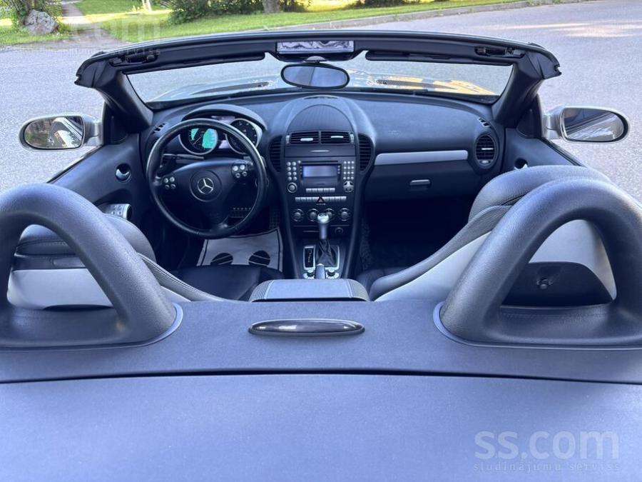 Brown Mercedes-Benz SLK 200 2005 in Cesis, with an engine capacity of 1.80 L and mileage of 281 thousand km for 7350 €, photo 17 on AUTOMOTO.COM.LV