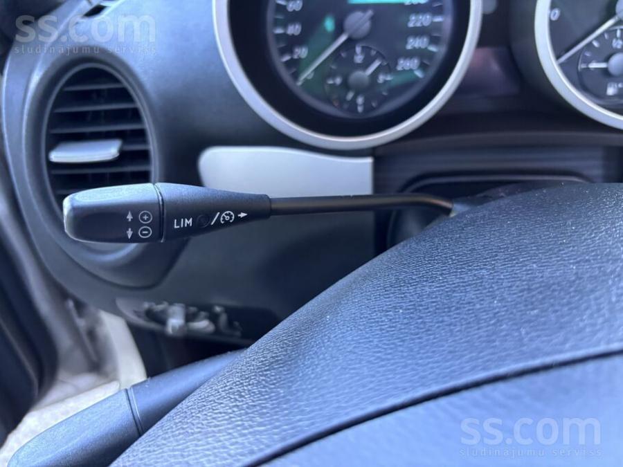 Brown Mercedes-Benz SLK 200 2005 in Cesis, with an engine capacity of 1.80 L and mileage of 281 thousand km for 7350 €, photo 26 on AUTOMOTO.COM.LV