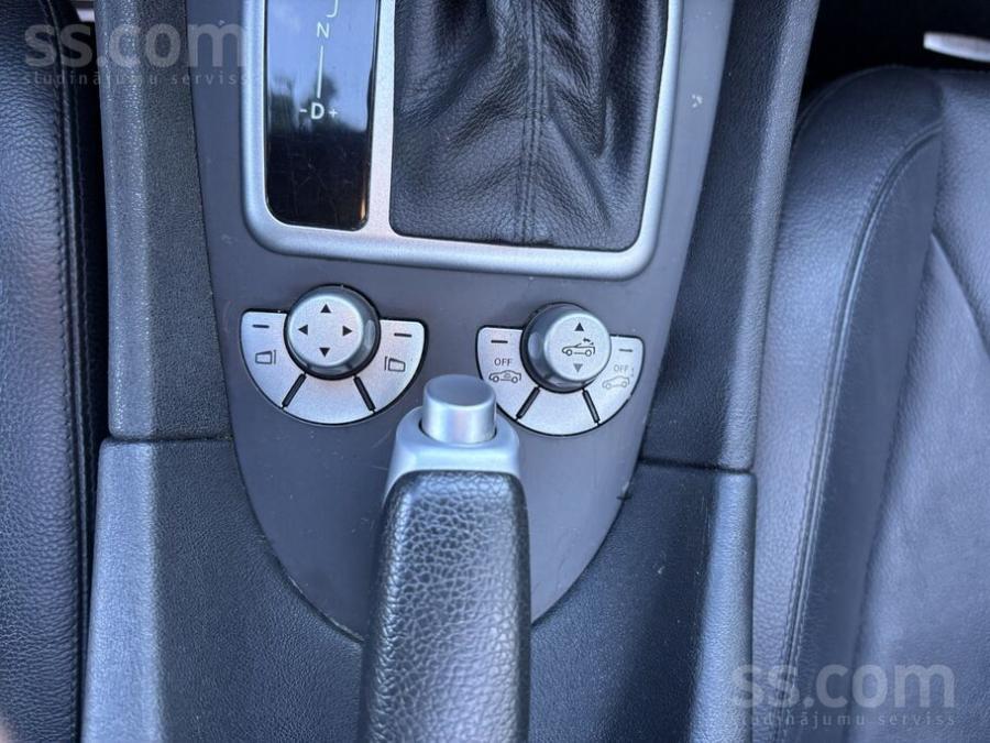 Brown Mercedes-Benz SLK 200 2005 in Cesis, with an engine capacity of 1.80 L and mileage of 281 thousand km for 7350 €, photo 28 on AUTOMOTO.COM.LV