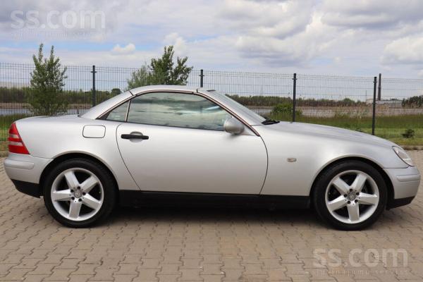 Mercedes-Benz SLK 200 1997 in Riga, with an engine capacity of 2.00 L and mileage of 196 thousand km for 3350 €, photo 6 on AUTOMOTO.COM.LV