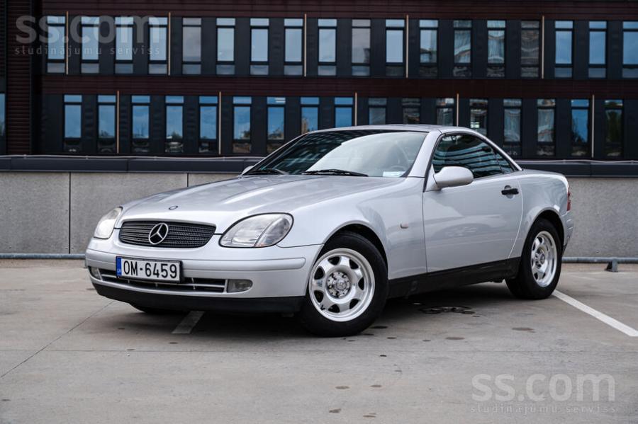 Pelēks Mercedes-Benz SLK 200 1998 Rīga, ar dzinēja tilpumu 2.00 L un nobraukumu 238 tūkst. km par 2850 €, foto 3 vietnē AUTOMOTO.COM.LV