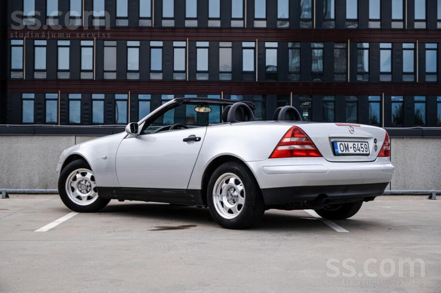 Pelēks Mercedes-Benz SLK 200 1998 Rīga, ar dzinēja tilpumu 2.00 L un nobraukumu 238 tūkst. km par 2850 €, foto 7 vietnē AUTOMOTO.COM.LV