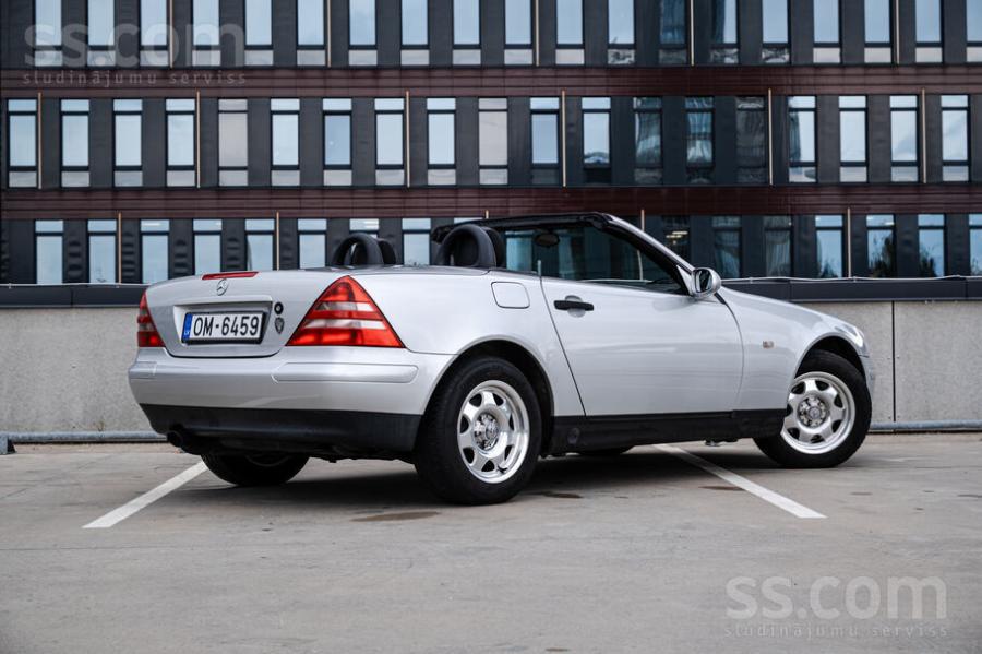 Pelēks Mercedes-Benz SLK 200 1998 Rīga, ar dzinēja tilpumu 2.00 L un nobraukumu 238 tūkst. km par 2850 €, foto 8 vietnē AUTOMOTO.COM.LV