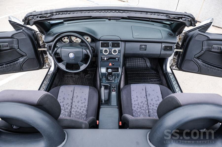 Pelēks Mercedes-Benz SLK 200 1998 Rīga, ar dzinēja tilpumu 2.00 L un nobraukumu 238 tūkst. km par 2850 €, foto 13 vietnē AUTOMOTO.COM.LV