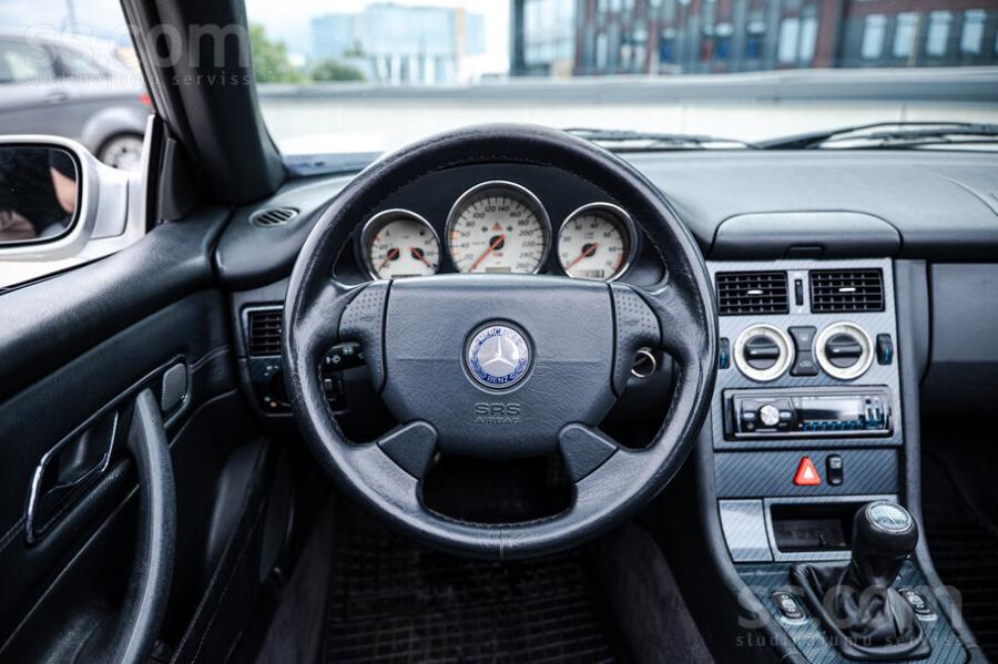 Pelēks Mercedes-Benz SLK 200 1998 Rīga, ar dzinēja tilpumu 2.00 L un nobraukumu 238 tūkst. km par 2850 €, foto 18 vietnē AUTOMOTO.COM.LV