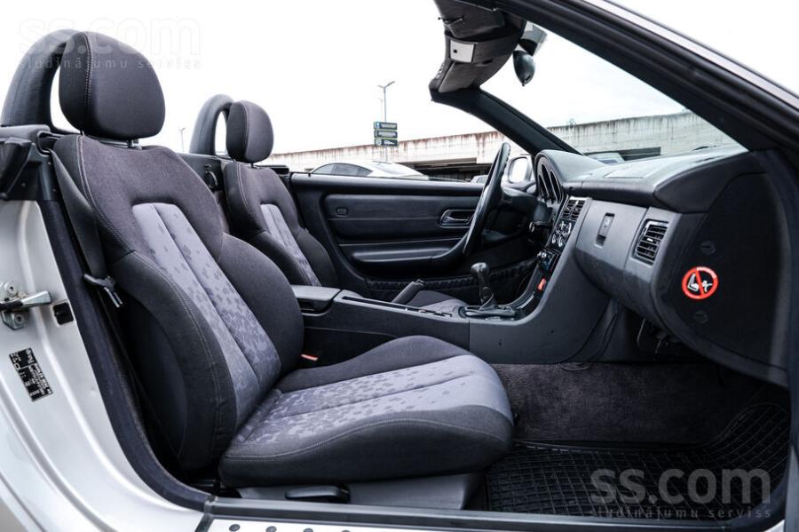 Pelēks Mercedes-Benz SLK 200 1998 Rīga, ar dzinēja tilpumu 2.00 L un nobraukumu 238 tūkst. km par 2850 €, foto 19 vietnē AUTOMOTO.COM.LV