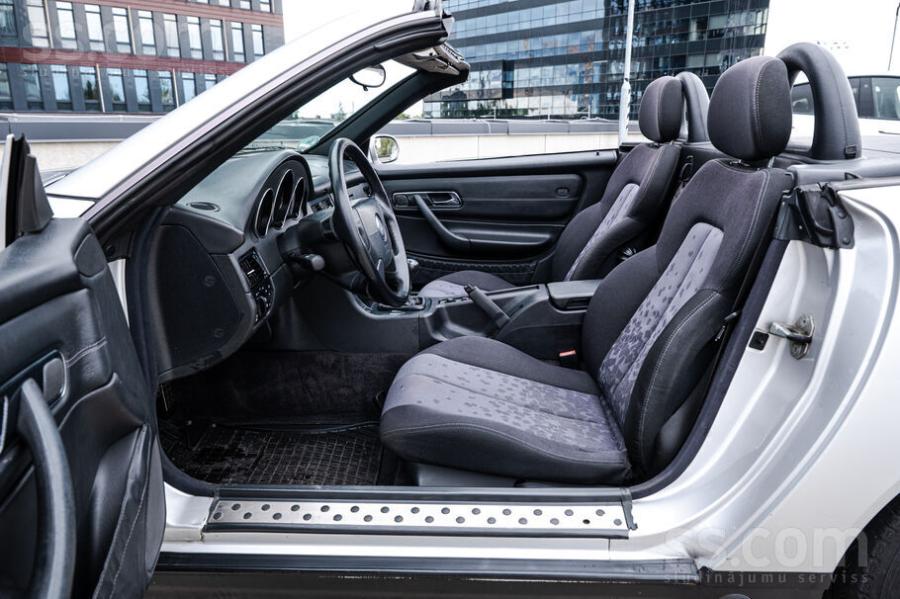 Pelēks Mercedes-Benz SLK 200 1998 Rīga, ar dzinēja tilpumu 2.00 L un nobraukumu 238 tūkst. km par 2850 €, foto 20 vietnē AUTOMOTO.COM.LV