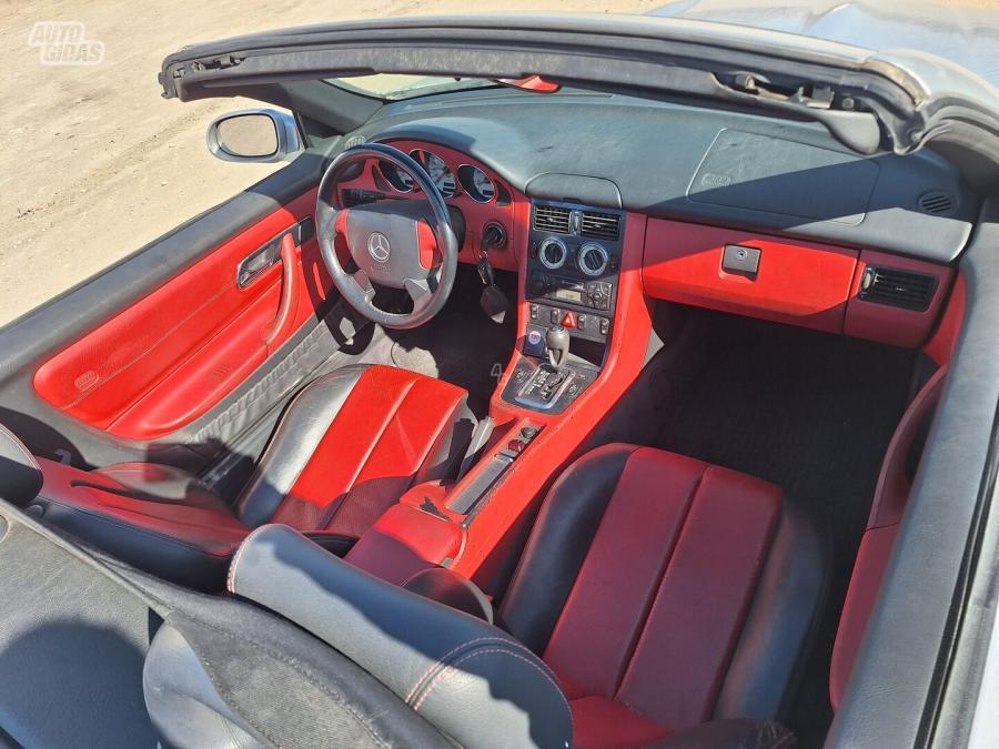 Grey Mercedes-Benz SLK 200 1999 in Marijampole, with an engine capacity of 2.00 L and mileage of 243 thousand km for 2850 €, photo 6 on AUTOMOTO.COM.LV