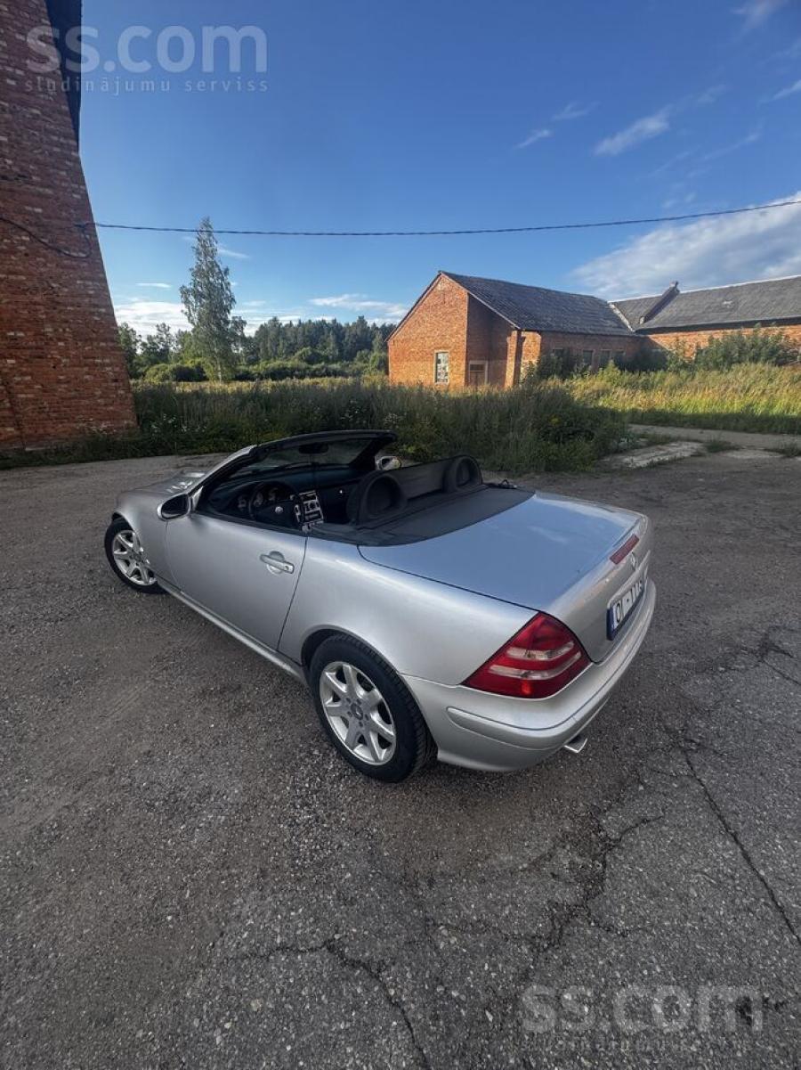 Grey Mercedes-Benz SLK 200 2000 in Jekabpils, with an engine capacity of 2.00 L and mileage of 170 thousand km for 4300 €, photo 1 on AUTOMOTO.COM.LV