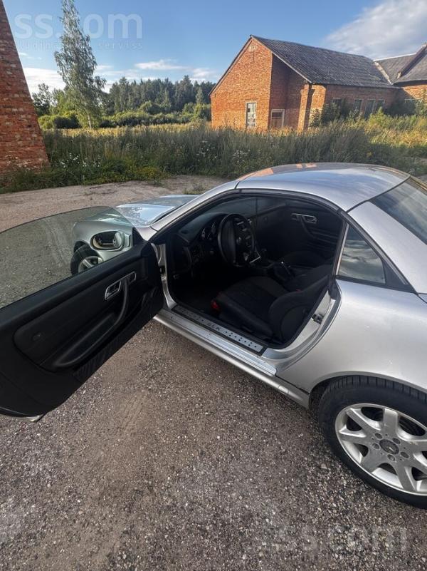 Pelēks Mercedes-Benz SLK 200 2000 Jēkabpils, ar dzinēja tilpumu 2.00 L un nobraukumu 170 tūkst. km par 4300 €, foto 7 vietnē AUTOMOTO.COM.LV