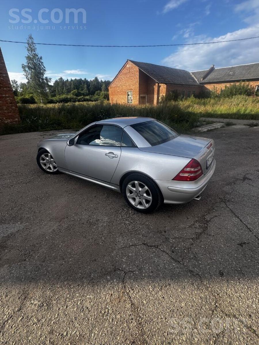 Grey Mercedes-Benz SLK 200 2000 in Jekabpils, with an engine capacity of 2.00 L and mileage of 170 thousand km for 4300 €, photo 10 on AUTOMOTO.COM.LV