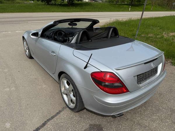 Grey Mercedes-Benz SLK 200 2004 in Utena, with an engine capacity of 1.80 L and mileage of 260 thousand km for 5700 €, photo 4 on AUTOMOTO.COM.LV