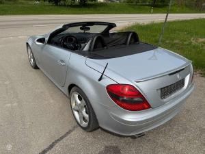 Pelēks Mercedes-Benz SLK 200 2004 Utena, ar dzinēja tilpumu 1.80 L un nobraukumu 260 tūkst. km par 5700 €, foto 5 vietnē AUTOMOTO.COM.LV