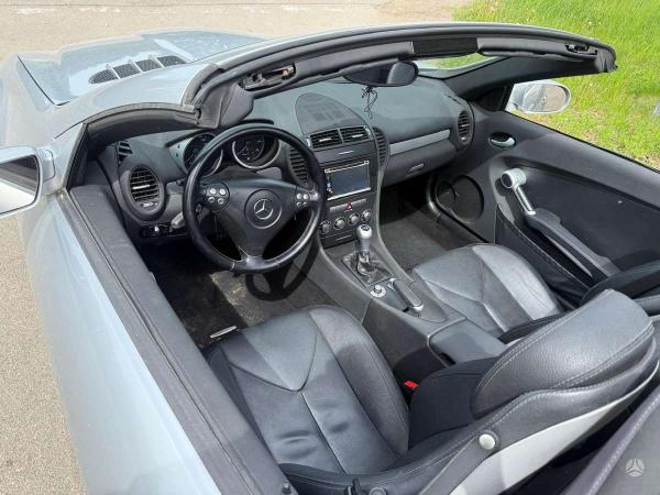 Grey Mercedes-Benz SLK 200 2004 in Utena, with an engine capacity of 1.80 L and mileage of 260 thousand km for 5700 €, photo 5 on AUTOMOTO.COM.LV