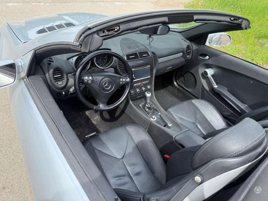 Pelēks Mercedes-Benz SLK 200 2004 Utena, ar dzinēja tilpumu 1.80 L un nobraukumu 260 tūkst. km par 5700 €, foto 6 vietnē AUTOMOTO.COM.LV