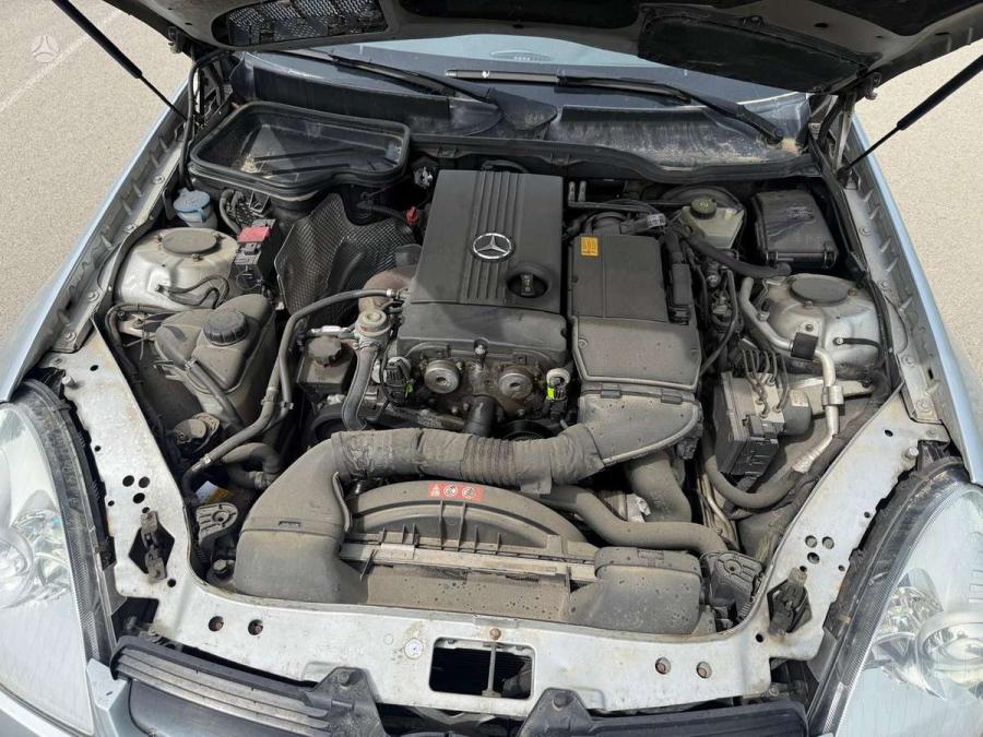 Pelēks Mercedes-Benz SLK 200 2004 Utena, ar dzinēja tilpumu 1.80 L un nobraukumu 260 tūkst. km par 5700 €, foto 8 vietnē AUTOMOTO.COM.LV