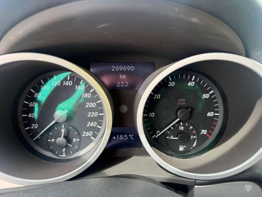 Pelēks Mercedes-Benz SLK 200 2004 Utena, ar dzinēja tilpumu 1.80 L un nobraukumu 260 tūkst. km par 5700 €, foto 12 vietnē AUTOMOTO.COM.LV