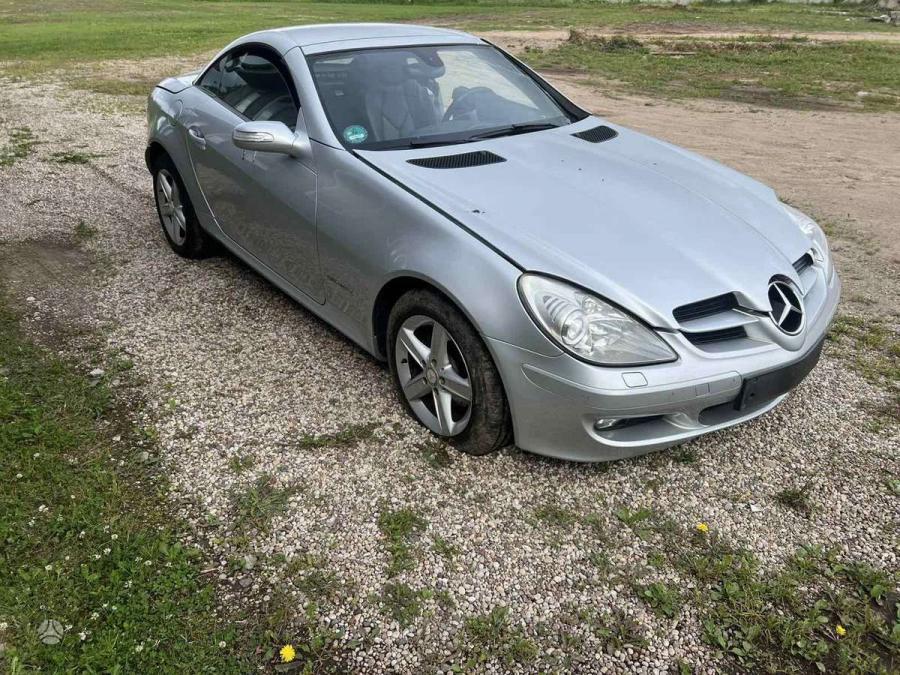 Серый Мерседес СЛК 200 2004 в Каунас, объемом двигателя 1.80 л и пробегом 188 тыс. км за 2750 €, фото 3 на AUTOMOTO.COM.LV