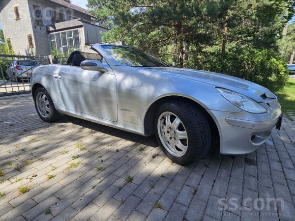 Grey Mercedes-Benz SLK 200 2005 in Riga, with an engine capacity of 1.80 L and mileage of 359 thousand km for 8000 €, photo 1 on AUTOMOTO.COM.LV