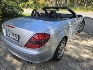 Серый Мерседес СЛК 200 2005 в Рига, объемом двигателя 1.80 л и пробегом 359 тыс. км за 8000 €, фото 3 на AUTOMOTO.COM.LV