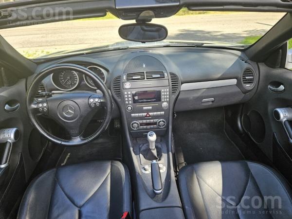 Grey Mercedes-Benz SLK 200 2005 in Riga, with an engine capacity of 1.80 L and mileage of 359 thousand km for 8000 €, photo 3 on AUTOMOTO.COM.LV